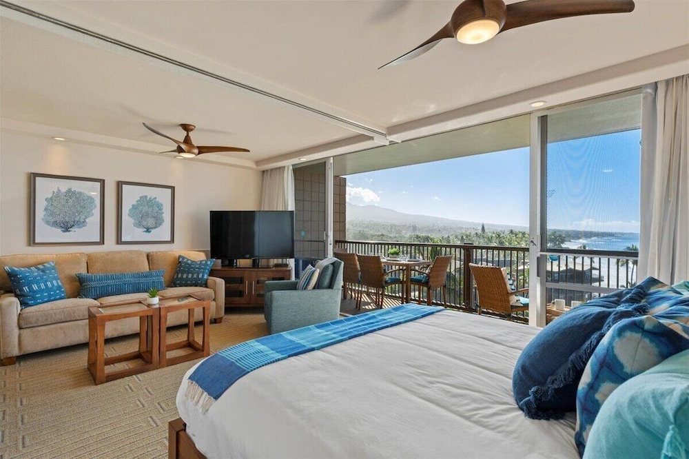 Top-floor Mana Kai 814: Stunning Ocean Views, Sunsets, And Whale Watching! - Maui, HI