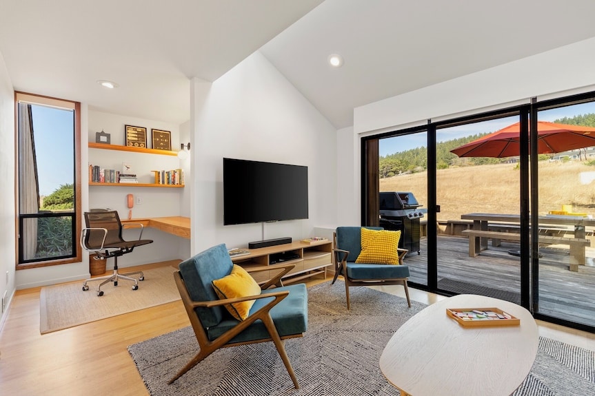 Beautiful Meadow Home, 100 Yards From Bluff Trail, Newly Renovated - Sea Ranch