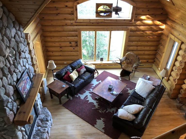 Keweenaw's Houghton Haven Waterfront Home. Secluded & Private, Yet Close To Town - Houghton, MI