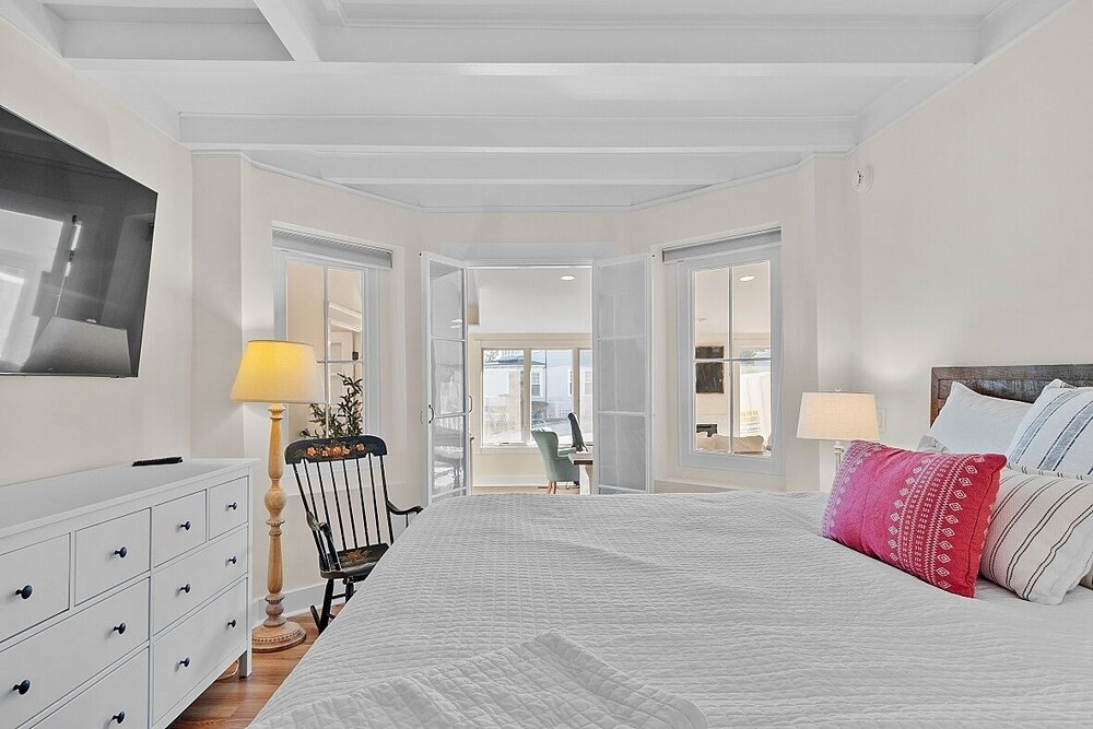 Gorgeous Oceanfront 2-Bdrm Apartment w/ Fireplace - Gloucester | Vrbo