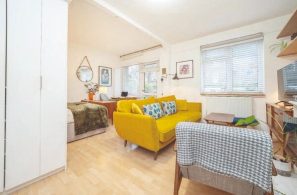 Pet Friendly 1bed Studio With Free Parking - London, UK