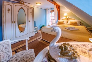 Quarto Duplo, varanda, Vista para a cidade (1) | 1 quarto, camas de colchão Select Comfort, secretária, Wi-fi grátis 