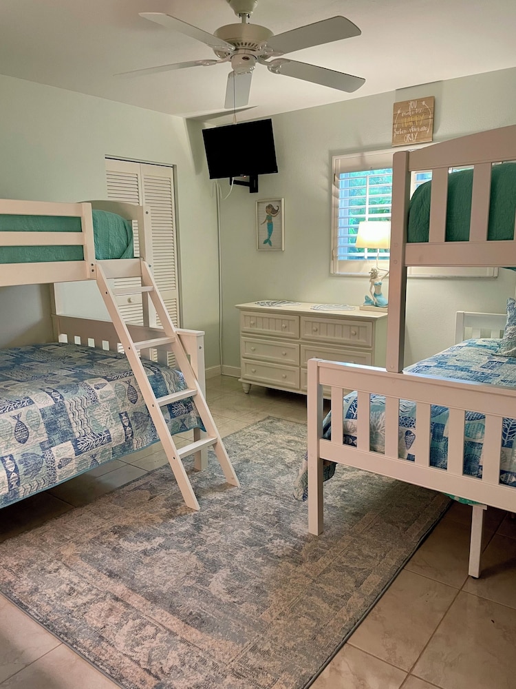 Bonita Springs! Accessible Coastal Retreat-Close to the beach-Salt ...