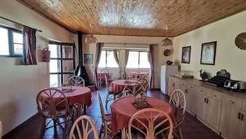 Pequeno-almoço inglês diário (150 ZAR por pessoa)