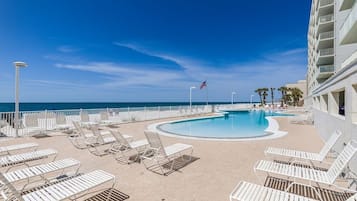 Apartamento em Condomínio Fechado, 2 quartos | Piscina | Piscina exterior