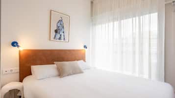 Apartamento, sacada | 2 quartos, ferros/tábuas de passar roupa, Wi-Fi de cortesia