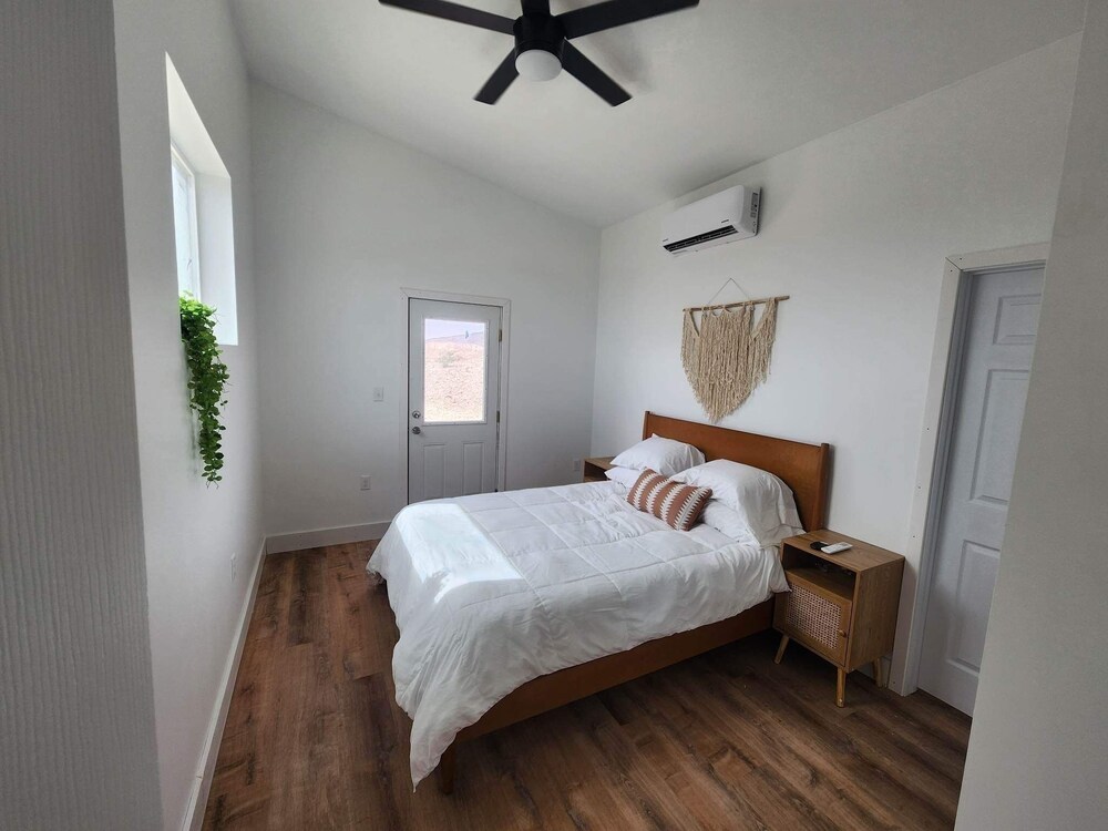 Modern Home 5 min to Big Bend - Study Butte | Vrbo