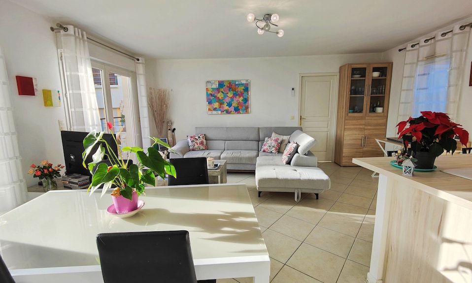 Spacious Appartment With Terrace And Shared Pool - Fréjus