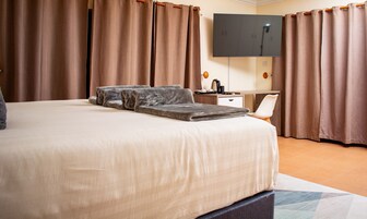 Roupas de cama premium, edredons de pluma, camas com colchões pillow-top