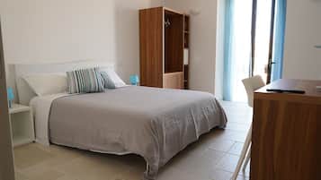 Quarto casal superior | Cofres nos quartos, quartos à prova de som