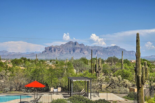 East Mesa Desert And Mountain Views: 5br, Pool - Apache Junction