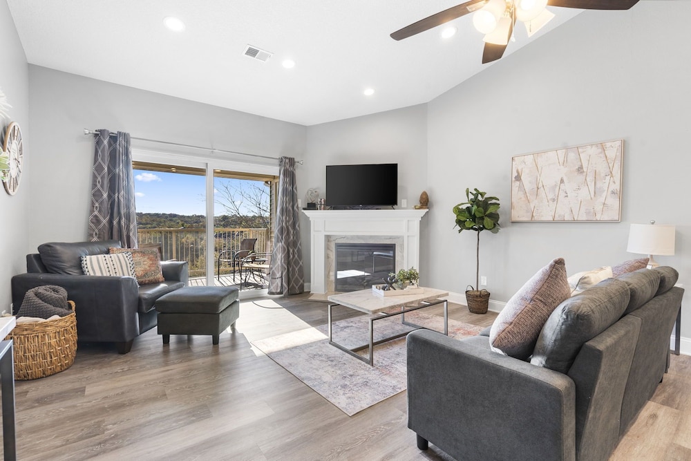 Great Escape Ii - Resort Style 2 Bdr Condo On Golf Course W/ Pool! - Table Rock Lake