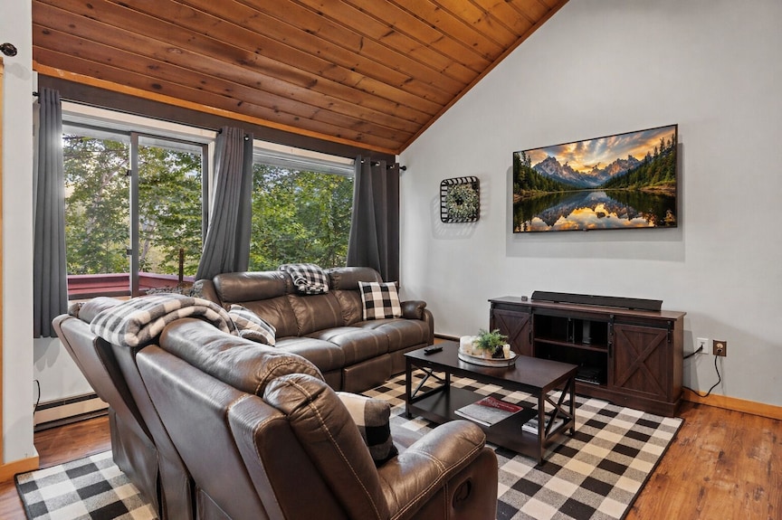 The Mountain Retreat - Loon Mtn - Pools - Views - Shuttle Service - New Hampshire