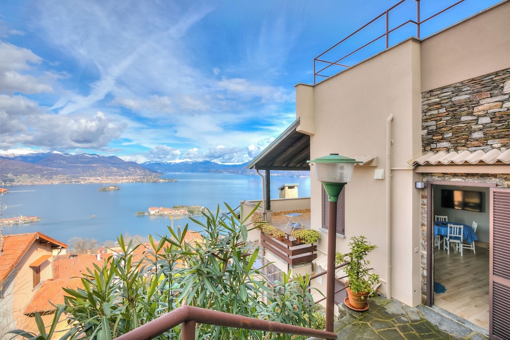 Lake View Terrace Over The Borromean Isla - Stresa, Verbano-Cusio-Ossola, Italy