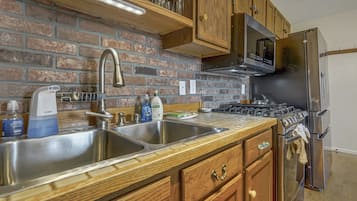 Casa | Cozinha privada | Geladeira, micro-ondas, fogão, lava-louças