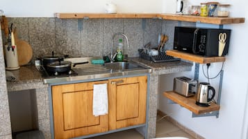 Apartamento panorâmico, 1 cama Queen, vista para o mar | Cozinha privada