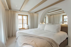 Quarto Comfort | Roupa de alta qualidade, edredões de penas, camas de colchão pillowtop