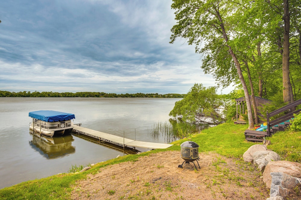 Lakefront Minnesota Vacation Rental W/ Dock - Annandale, MN