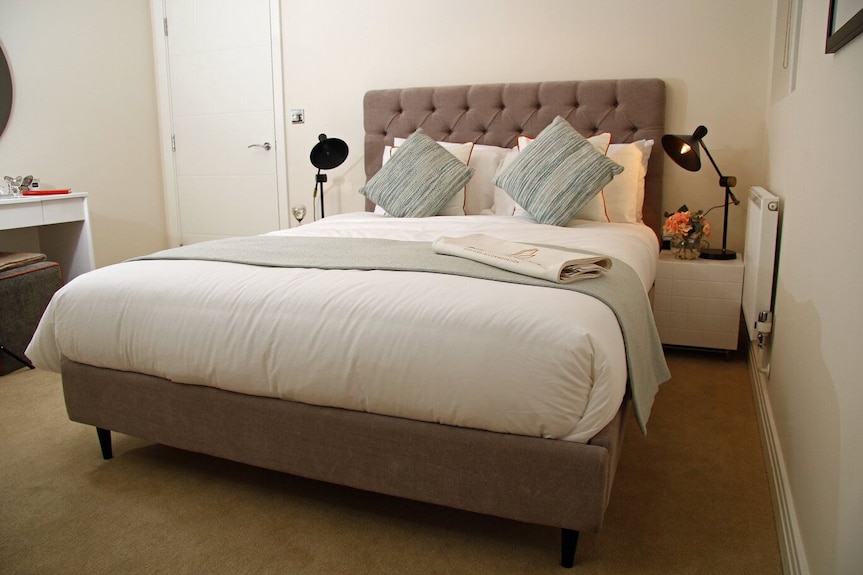 Stunning 2 Bedroom Apartment In The Heart Of Welwyn Garden City - Free Parking - Stevenage