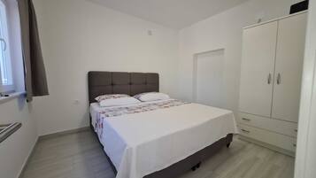 Apartamento (Two Bedroom Apartment with Terrace) | 2 quartos, berços (sobretaxa)
