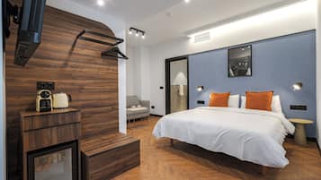 1 quarto, minibar, secretária, ferro/tábua de engomar