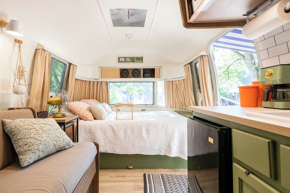 Creekside Airstream Retreat In The Smokies - Great Smoky Mountains National Park