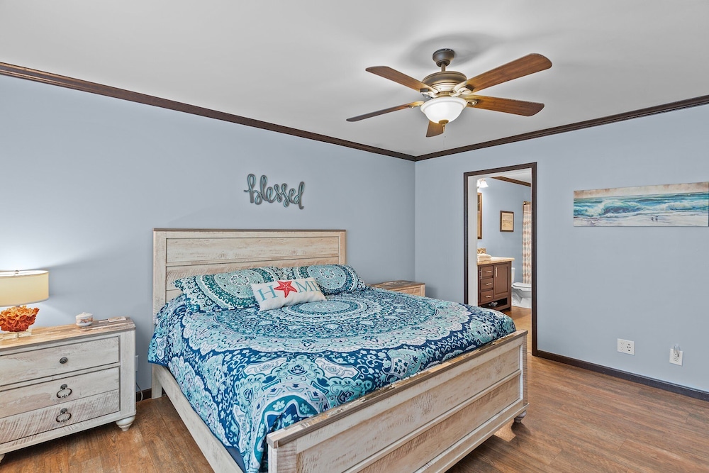 Kimmie's Place- 6 Mins To Beach, Pet Friendly, Entertainers Dream! - Sunset Beach, NC