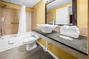 Quarto Standard, 2 camas de casal, não fumadores | Secretária, Wi-fi grátis 