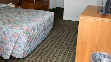 Quarto casal básico, 2 quartos, para não fumantes | Escrivaninha, Wi-Fi de cortesia, roupa de cama