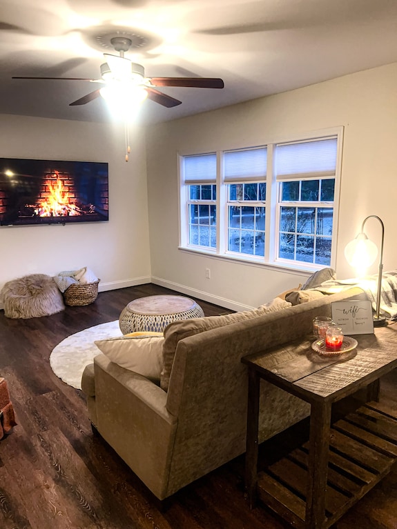 Donna Lee's Cottage-for Anglers & Events : Covered Bass Boat Parking + Fiber - Arrowhead Park, Bremen