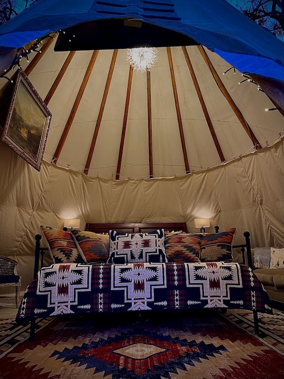 A Unique & Private Country Setting, Close To Everything In North Austin! - Leander, TX