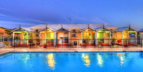 Tasman Holiday Parks - Ledge Point - Western Australia