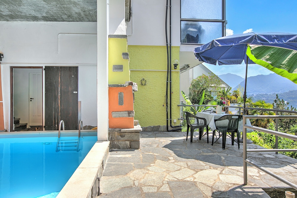 Apartment View And Pool - Cademario