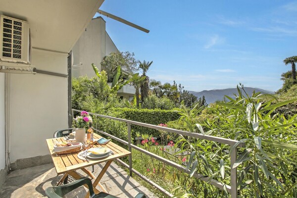 Apartment View And Pool - Schweiz