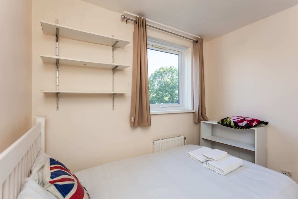 Spacious 2bd House W/private Garden - Kennington! - London