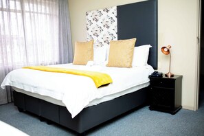 Suite Comfort | 1 quarto, cofre no quarto, secretária 