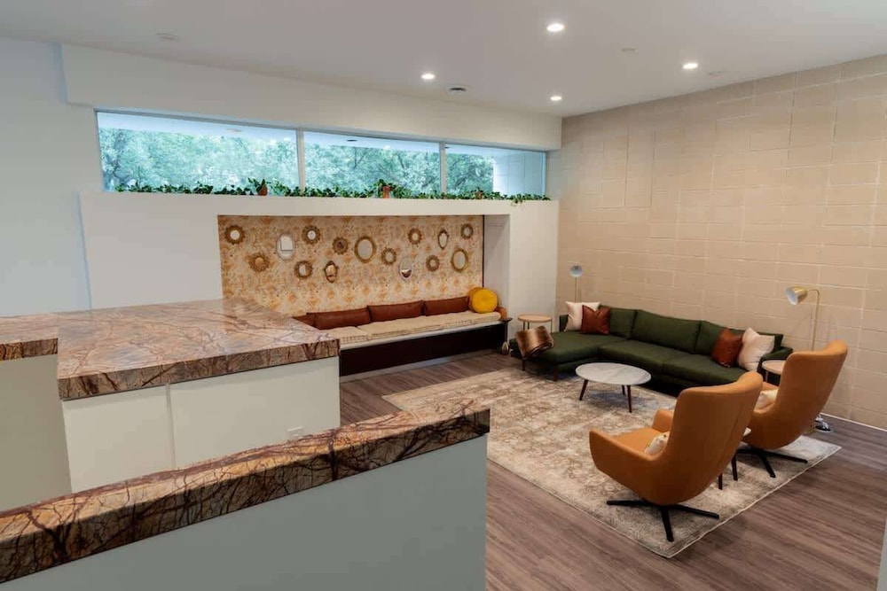 Rice Village Retreat - Upscale Townhome W/ Rooftop Deck - Houston, TX