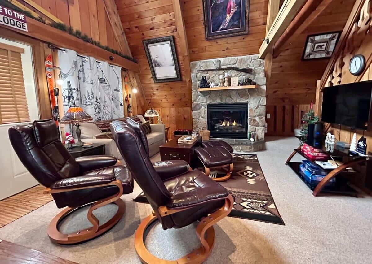 U.p Norse A-frame ~ Your Adventure Basecamp! - Ironwood, MI