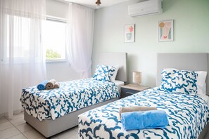 Apartamento conforto, 2 quartos, vista para a piscina | 2 quartos, cofres nos quartos, cortinas blackout, quartos à prova de som