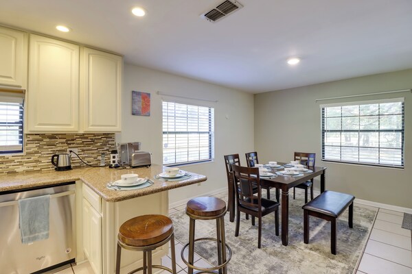 Lake Days & Golf Outings: Summerfield Group Escape - The Villages, FL