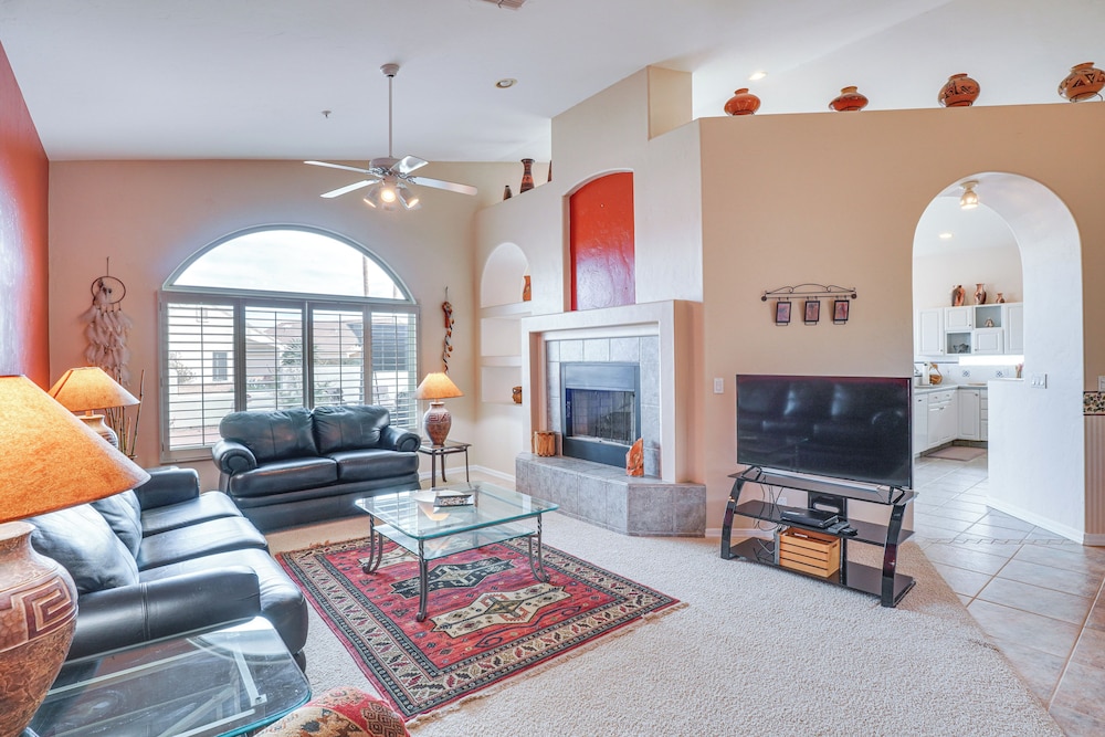 Green Valley Getaway Near Golfing: Pool Access! - Green Valley, AZ