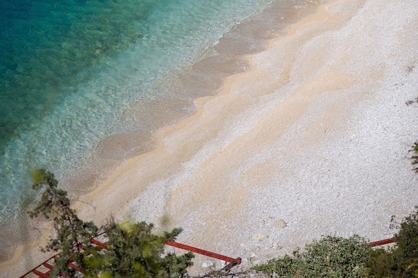 Perto da praia, 2 bares na praia