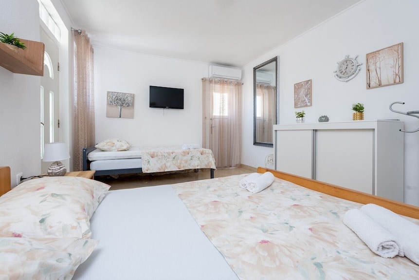 Apartments Vrabac / Studio Apartment 1 - Neum