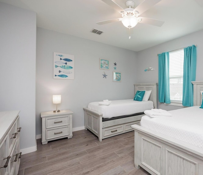 Modern Pet-friendly Escape, W\/resort Amenities & Close To The Beach! - Corpus Christi, TX