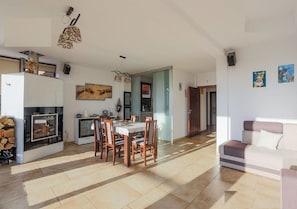 Apartamento família | Individualmente mobiliados, espaço de trabalho para notebook
