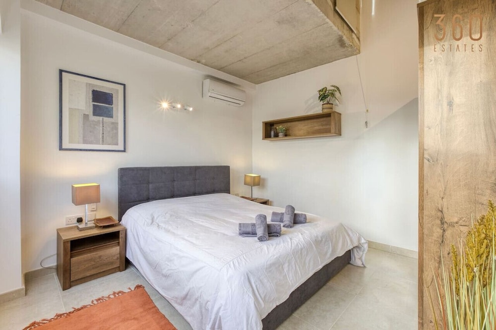 Charming + Modern 1br House In Historic Zebbug - Malta International Airport (MLA)