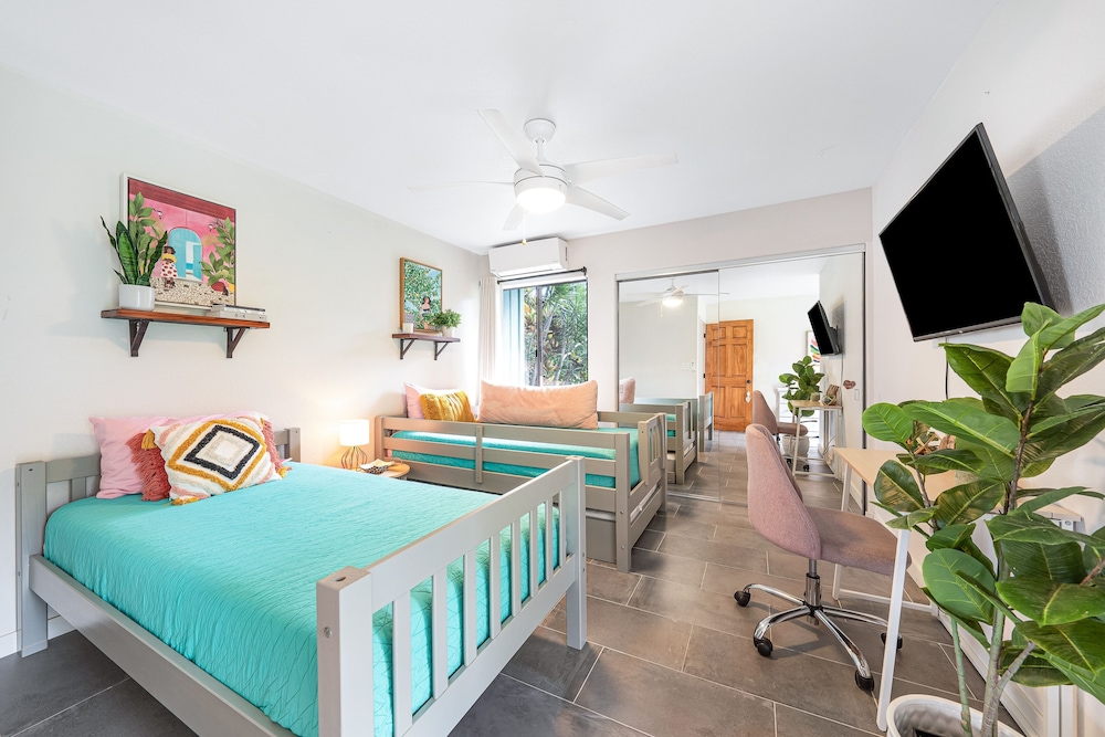 Designer Oasis With Waterfall & Sunset Views, Hot Tub, Kayak, Surfboard & Bikes - Kauai, HI