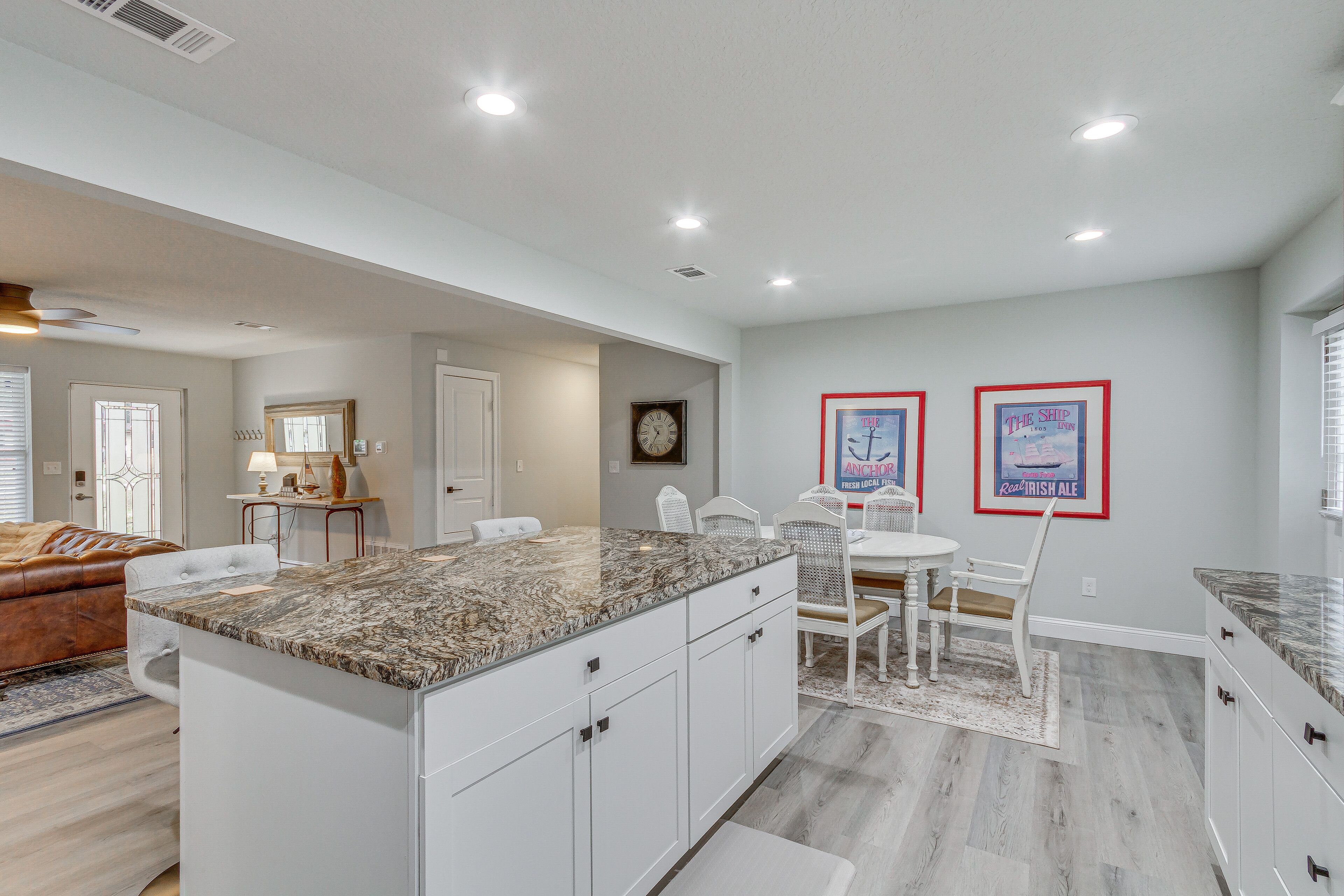 Updated Pensacola Home ~ 7 Mi To Beach! - Brent, FL
