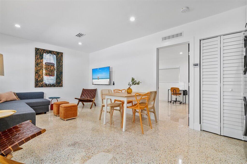 Miami's Premier Poolside Stay - Miami International Airport (MIA)