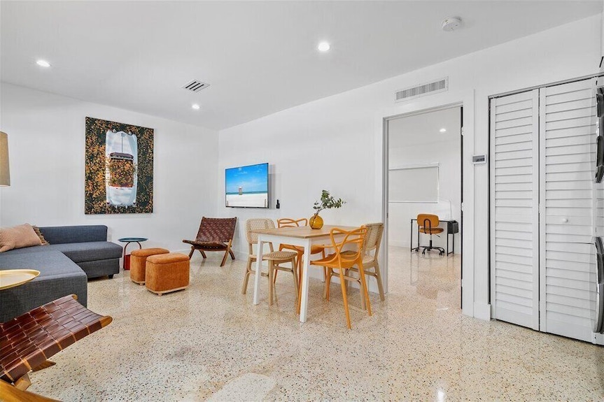 Miami's Premier Poolside Stay - Miami International Airport (MIA)